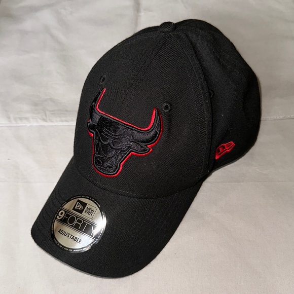 NBA | Accessories | New Era Chicago Bulls Outline Snapback Cap | Poshmark